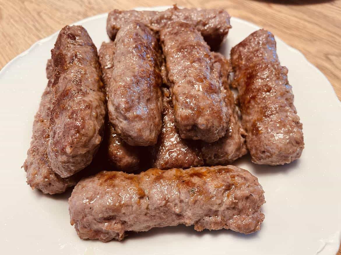 Cevapcici - opskrift på lækre krydrede kroatisk frikadeller